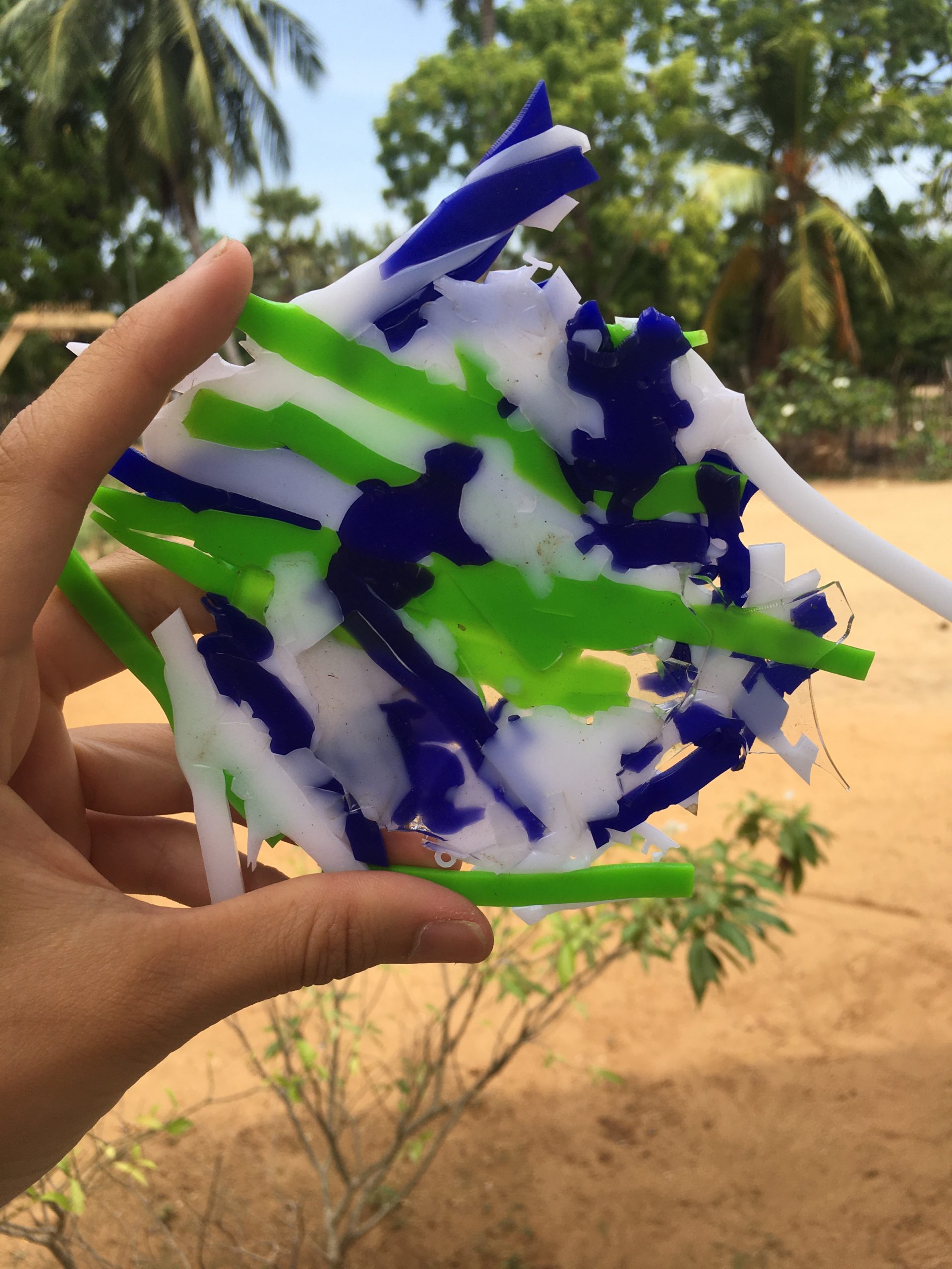 Building a Hydraulic Press & Upcycling Plastics - Dinacon 2022